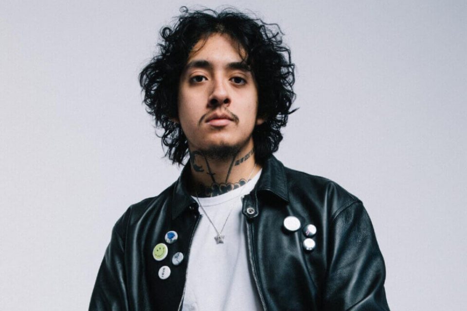 Getting to Know: Cuco, L.S. Dunes, and Spanish Love Songs – Ernie Ball Blog